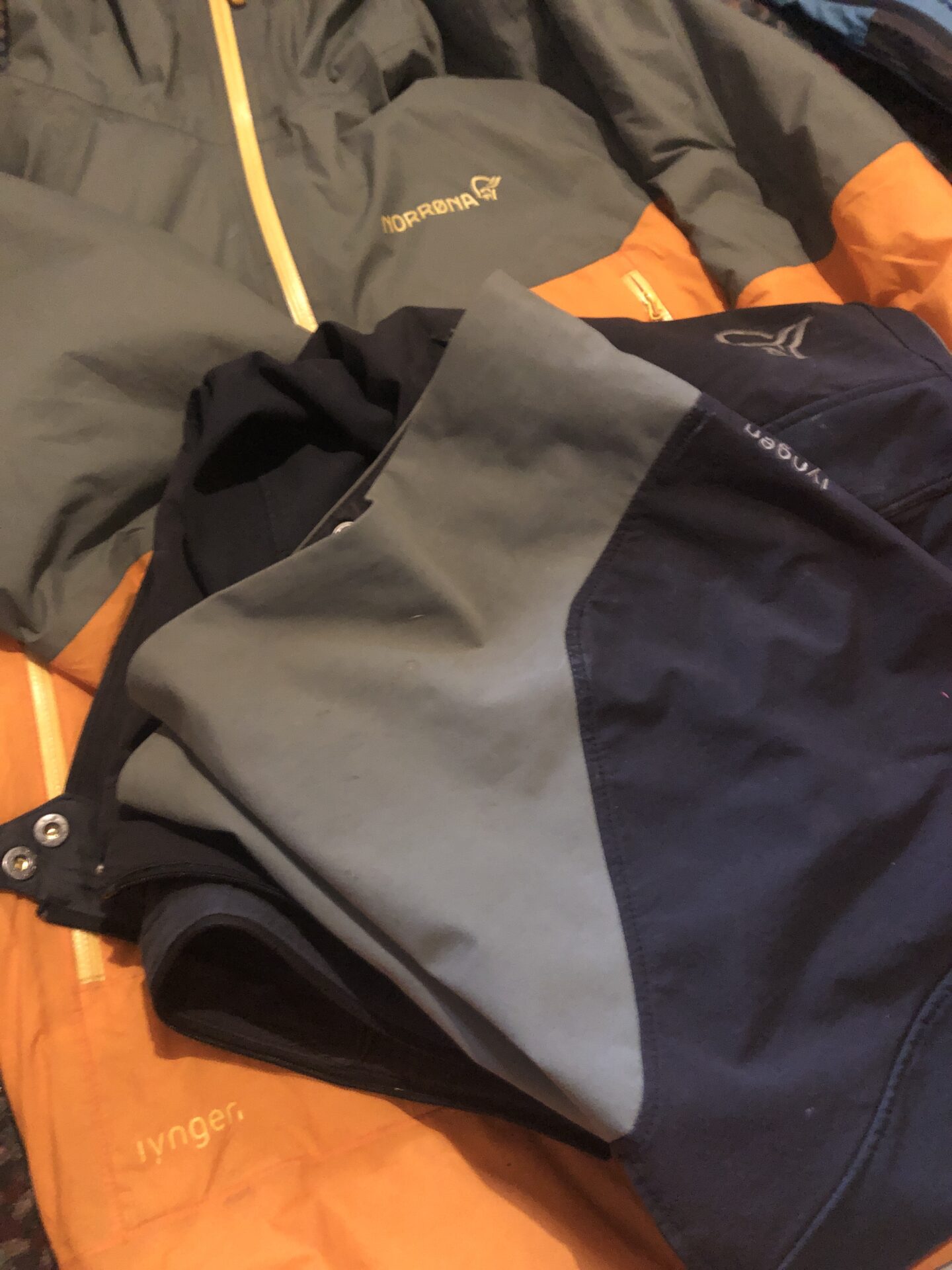 How to pack for backcountry ski mountaineering - Arctos Guides